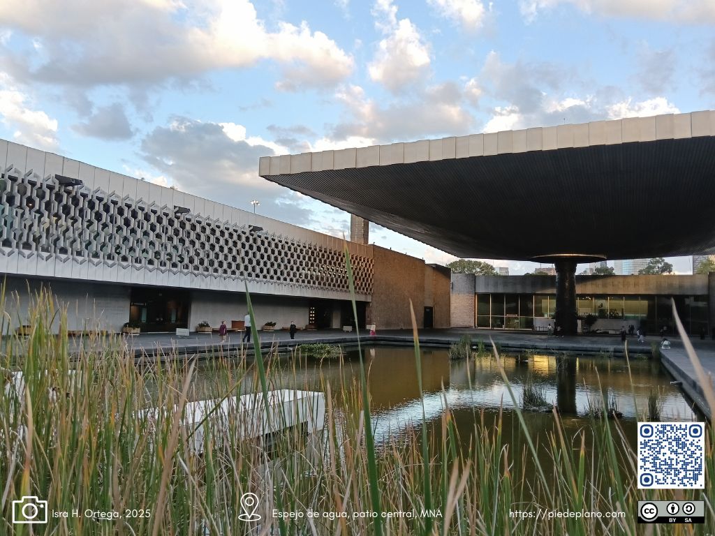 El Paraguas del Museo Nacional de Antropología e Historia – Pie de Plano